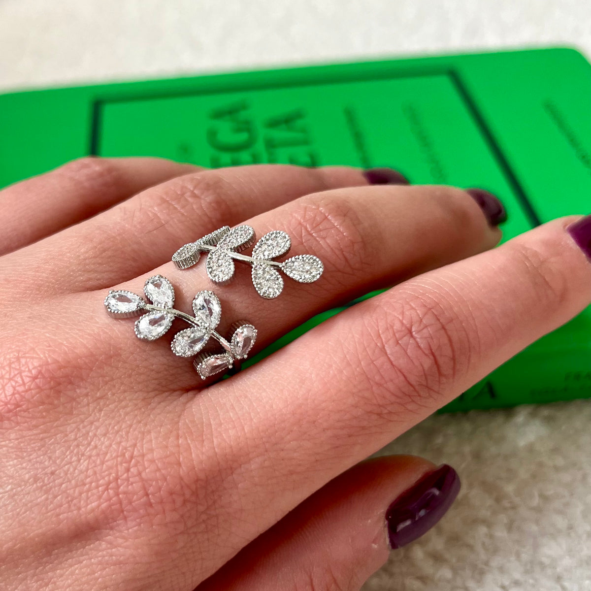 Anello Leaf Strass Silver – Thriller Shop